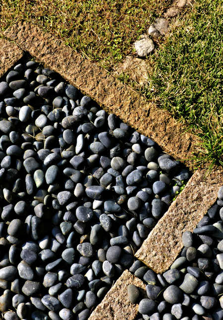 More glimpses of unfamiliar Japan: Garden Borders