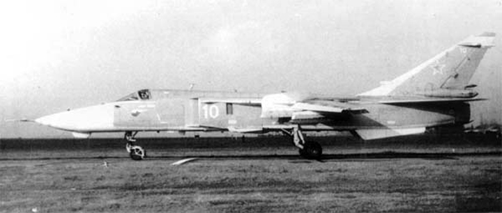 nhungdoicanh: Sukhoi Su-24MP Fencer-F