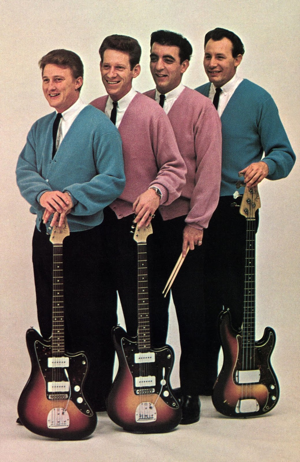 THE VENTURES FOREVER! blog : Walk, Don't Run: 60 Years Of The Ventures