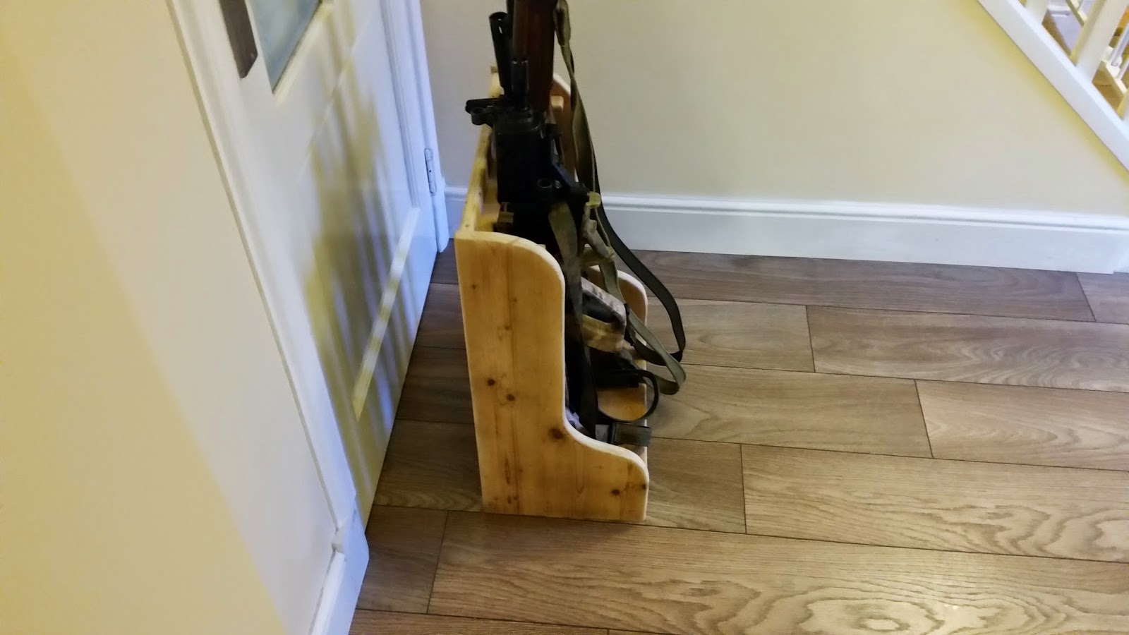 The Crapworks: Easybuild Compact Rifle Rack