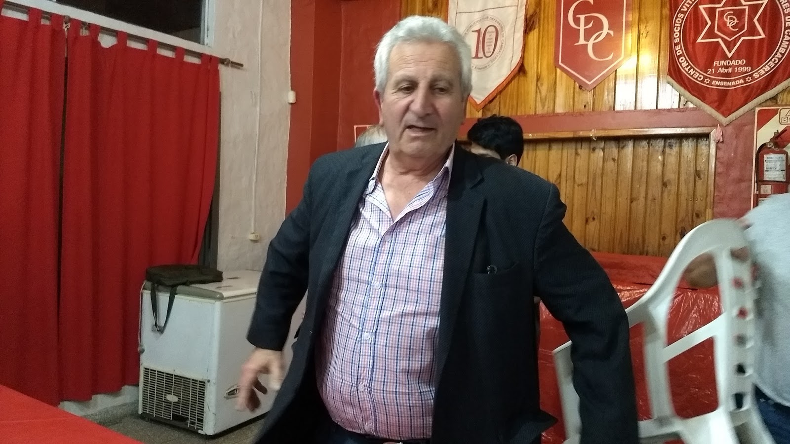 Revista Tribuna Roja: SE REALIZA LA ASAMBLEA Y ZAMPONI SIGUE POR UN ...