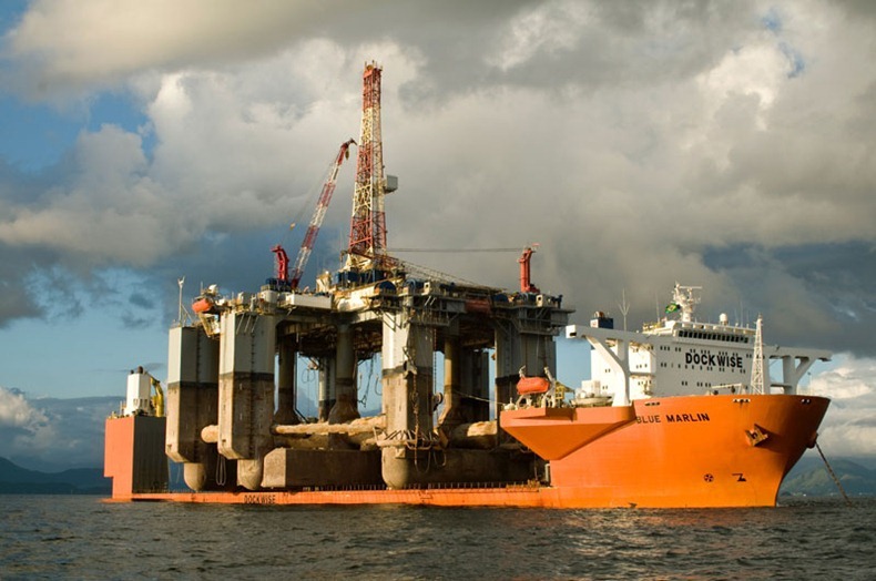 Heavy Lift Ships and their Impossibly Large Cargoes