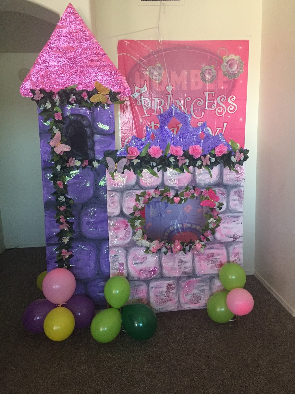 Freckles 'n' Family: Princess Castle Photo Booth