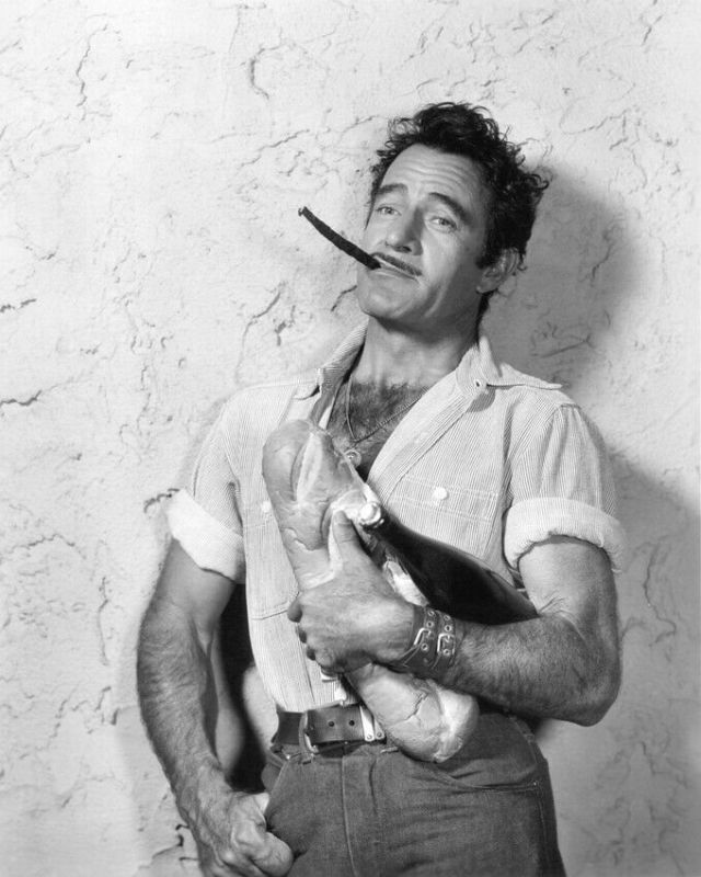 40 Portrait Photos of a Young and Handsome Mexican Actor Gilbert Roland ...