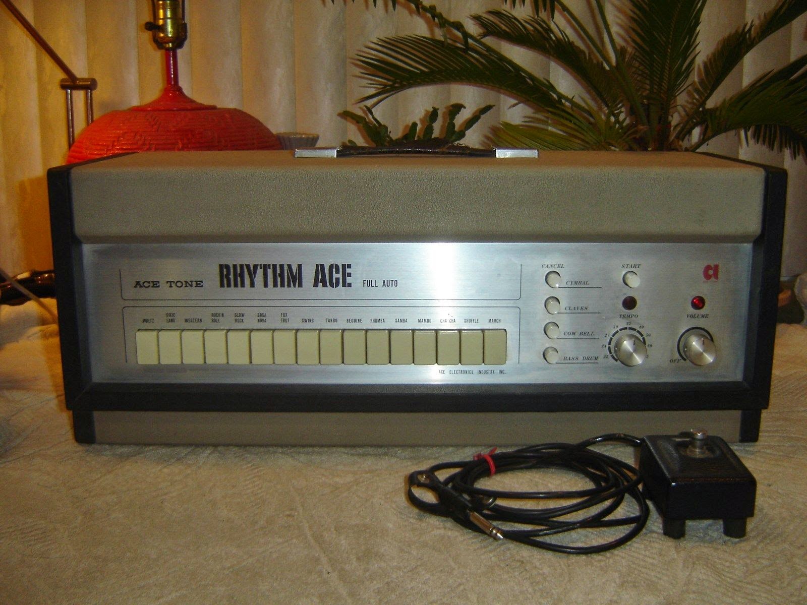 JonDent - Exploring Electronic Music: Ace Tone FR-1 (Roland's first ...