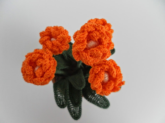 How to crochet a Marigold