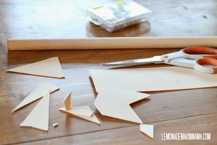 Hazte un colgador de collares y pendientes handmade | Decoración