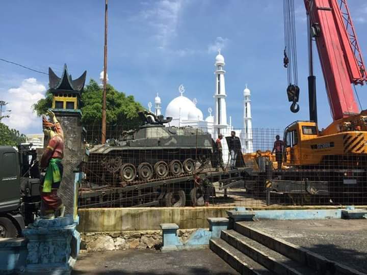 Tank Bersejarah Bekas Operasi Trikora Hiasi Objek Wisata Pantai Padang