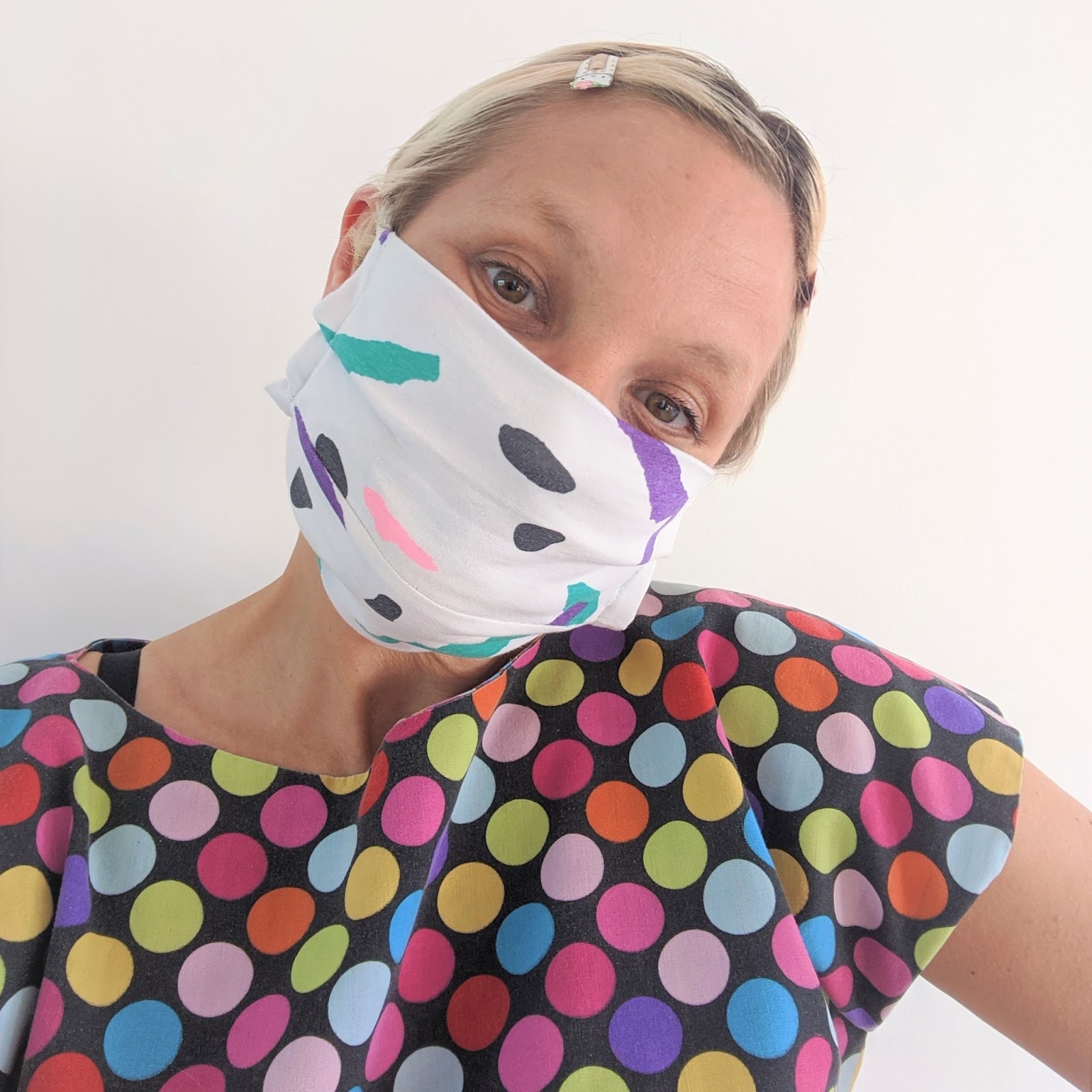No Debutante: How to create upcycled face masks from pre-loved t-shirts.