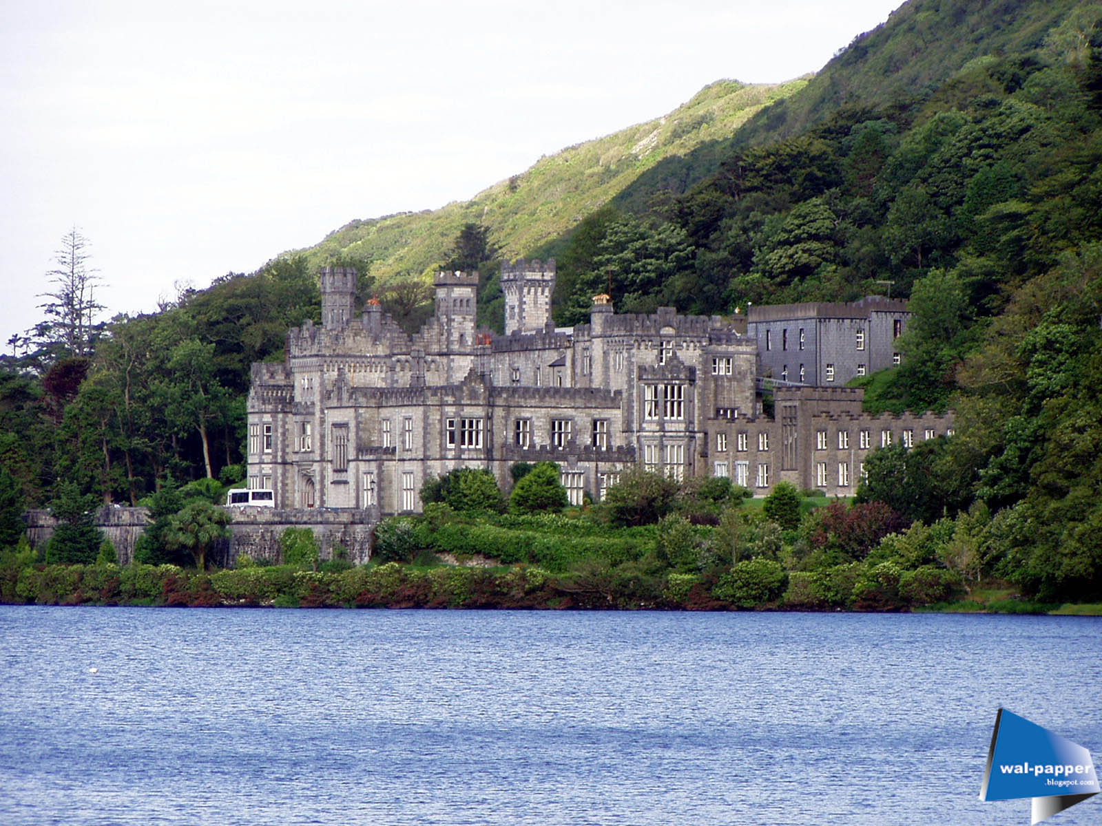 Building wallpaper free download | Old buildings wallpaper - Free ...