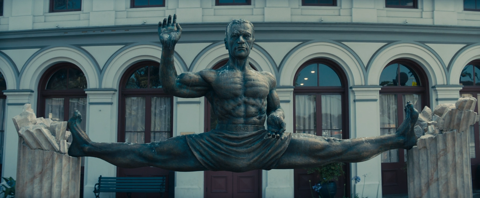 Thmazing's Thutopia: Jean-Claude Van Johnson