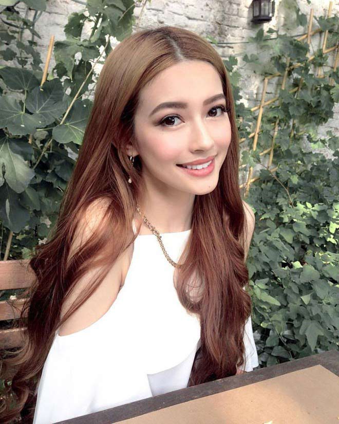 Tiểu sử hot girl Sarah Trần hay còn gọi là"hot girl tóc mây"