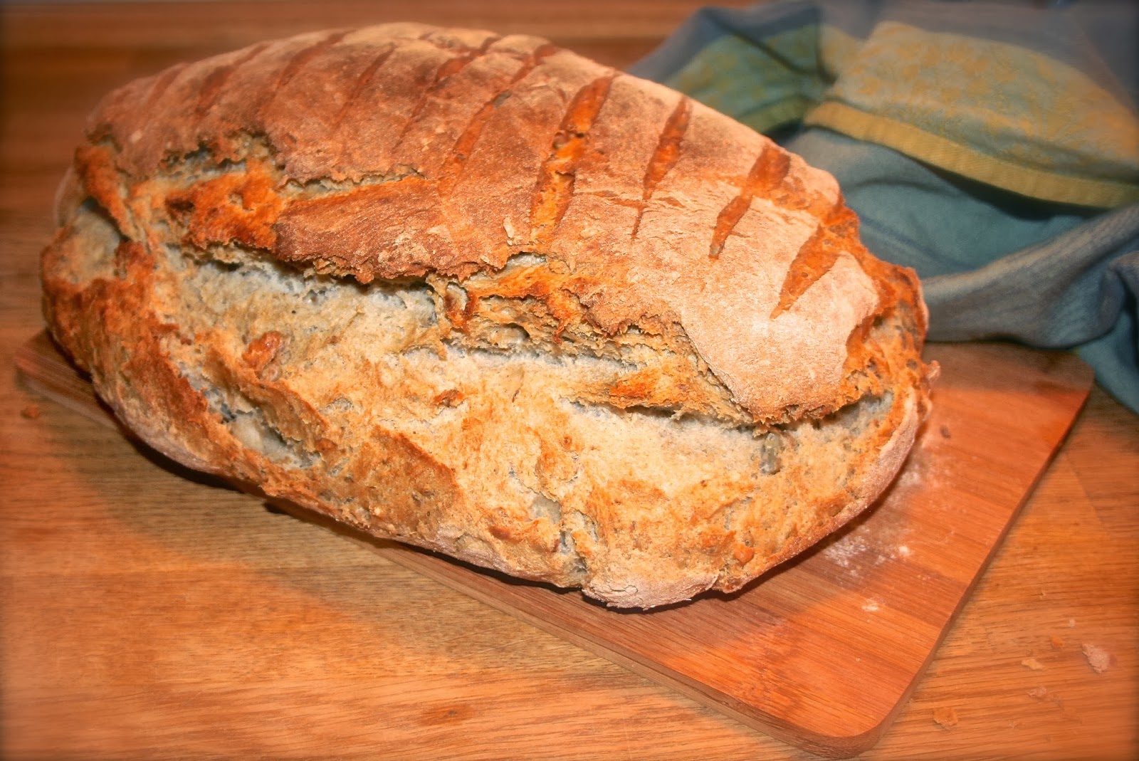 GaumenSPIEL | Rezepte: Knuspriges Bauernbrot mit Walnüssen