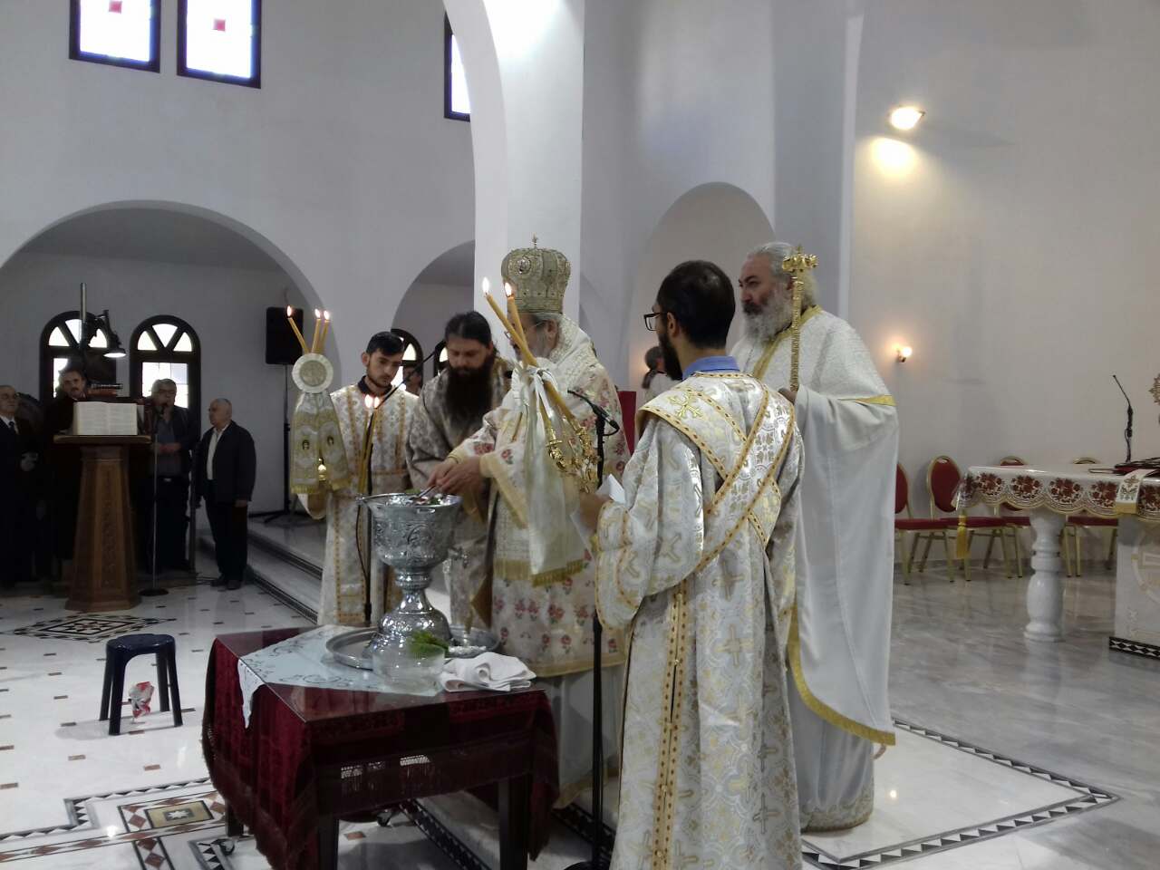 Ι.Ν Αγίων Χριστοφόρου και Ευθυμίου Κατερίνης: ΜΕ ΜΕΓΑΛΗ ΛΑΜΠΡΟΤΗΤΑ ...
