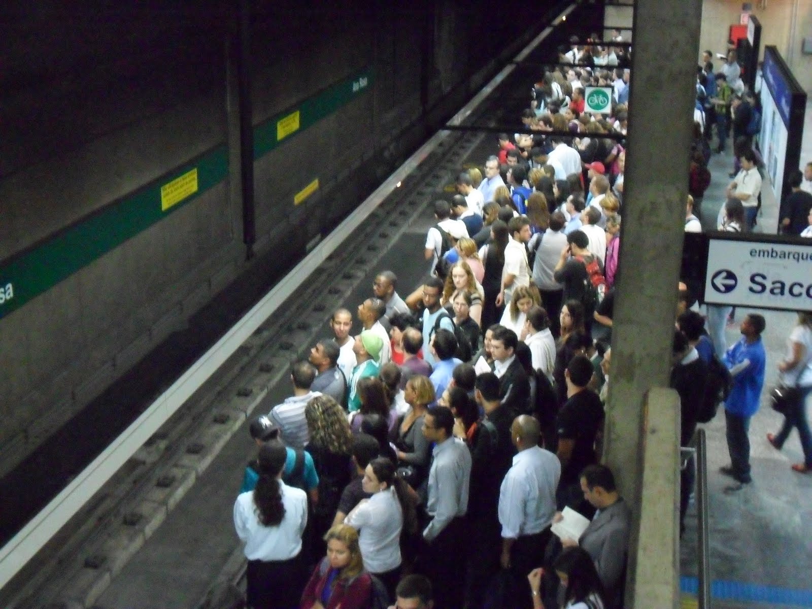 Metrô de SP já é o mais lotado em todo o mundo ~ Diário da CPTM