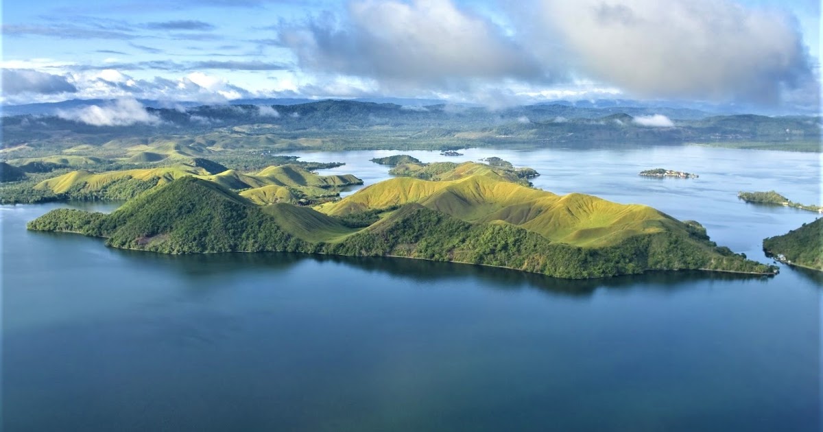 Fieggentrio: Papoea-Nieuw Guinea, Afrika in het oosten
