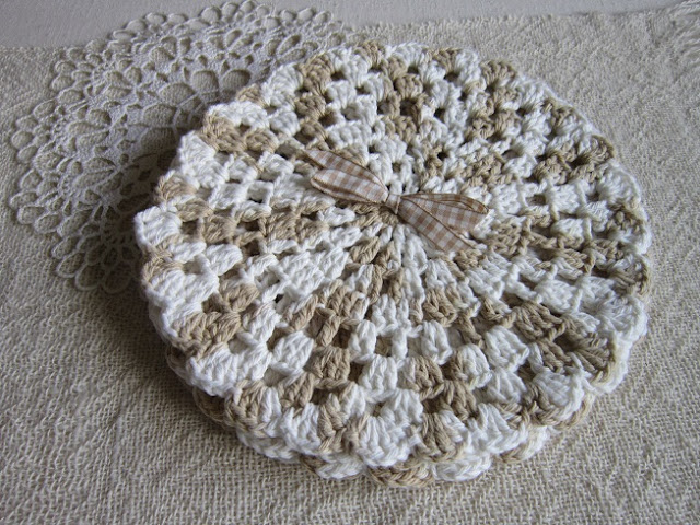 Miss Abigail's Hope Chest: "Granny Round" Soup Mats