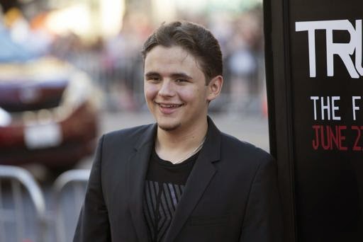 Vídeo/Prince Jackson vai à première de 'True Blood' (17/06) - Prince ...