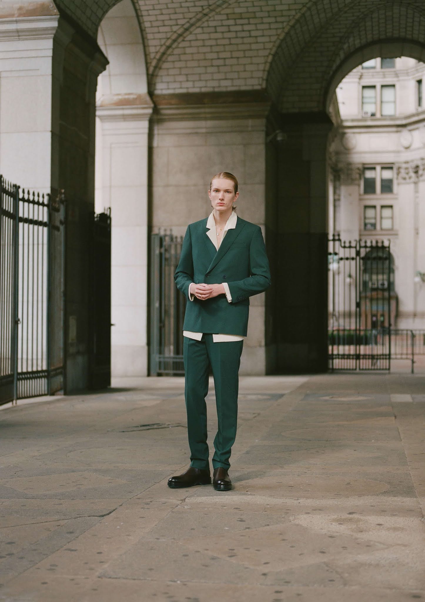 Alexandre Bagot y Colin Grams para Man of Metropolis por Andrew Thompson