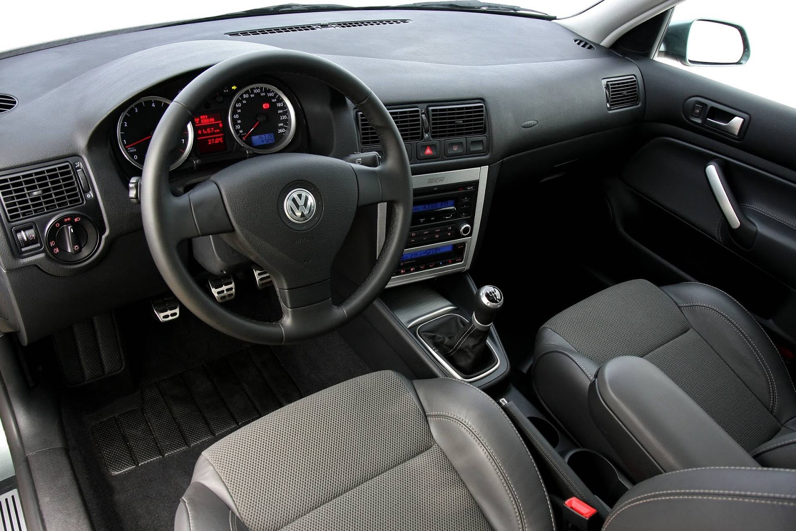 Volkswagen Golf Tech 2009: fotos e especificações oficiais