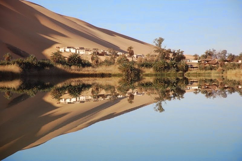 Os lagos de mar de areia de Ubari, Líbia