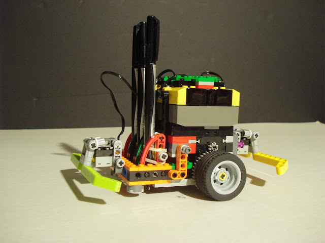 Architecture Machines: LEGO RCX 3 PEN MACHINE
