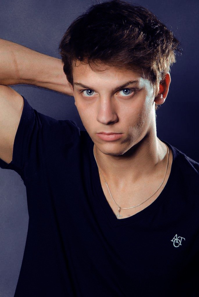 Equipe Diego Comarella: Mais fotos de Fernando Ferrari em ensaio no RJ