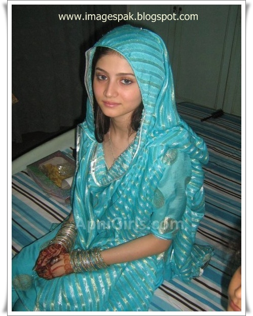 PAKISTAN IMAGES: KARACHI GIRLS