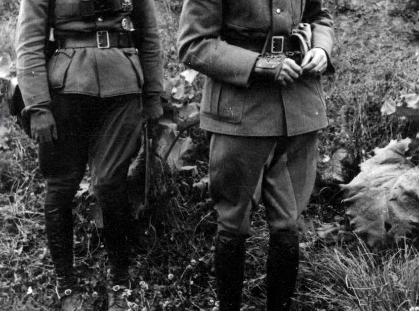 Ritterkreuzträger: Kurt von Briesen with His Troops