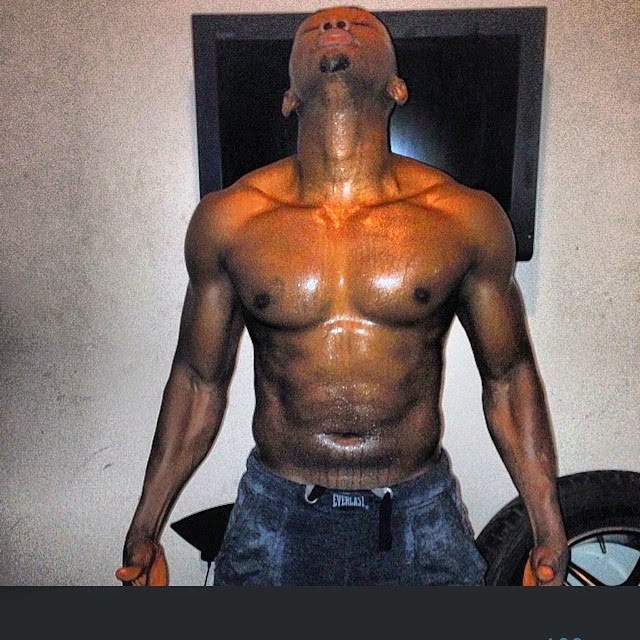 Entertainment: Wow! : Popular Singer Flaunts His Massive Abs An Regains ...