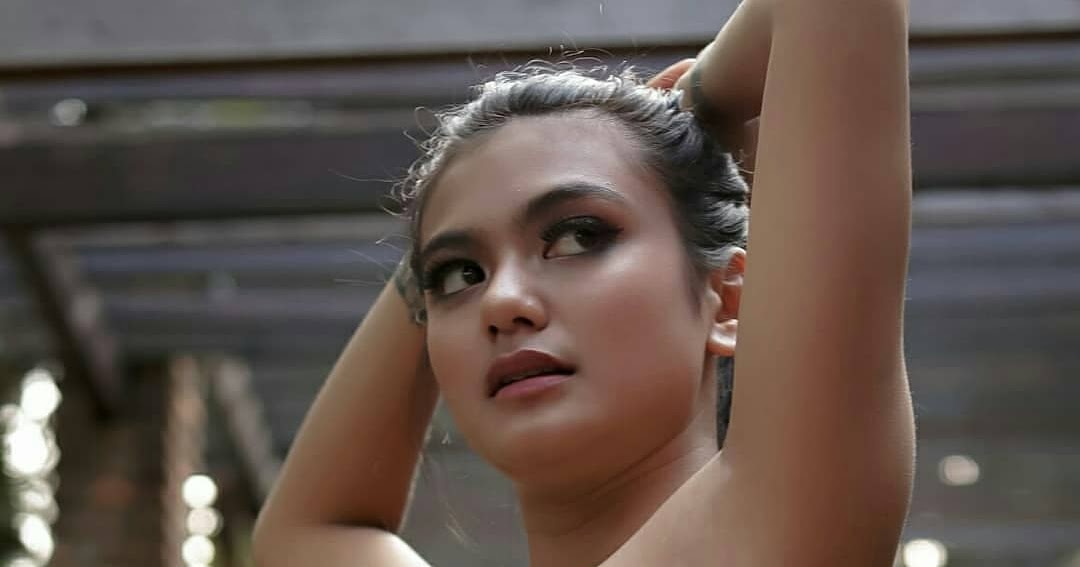 laziiz 12: Green bikini DJ Joice Photoshoot Model