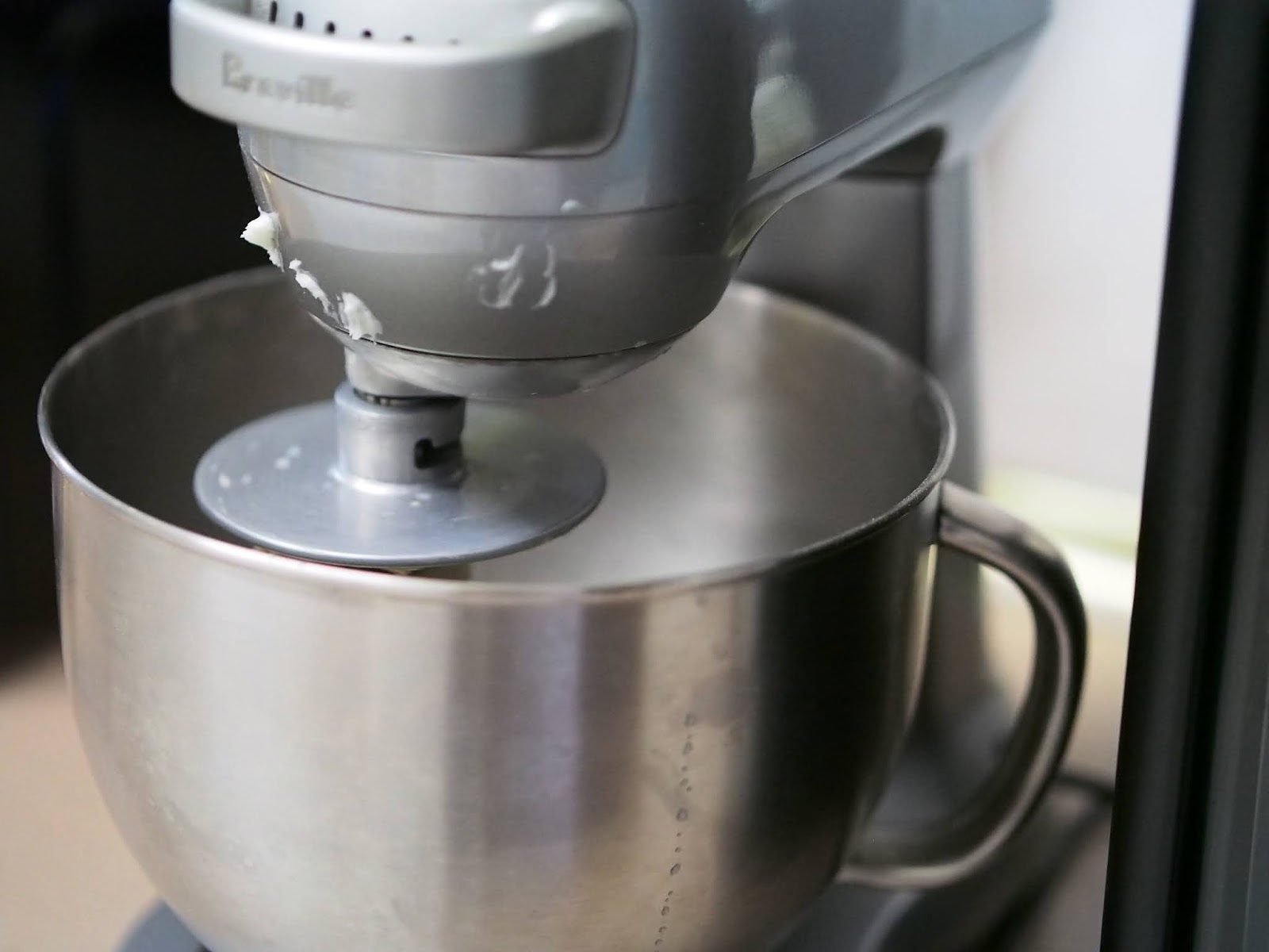 nanyfadhly: Membuat Roti dan Pizza sendiri menggunakan mixer Breville ...