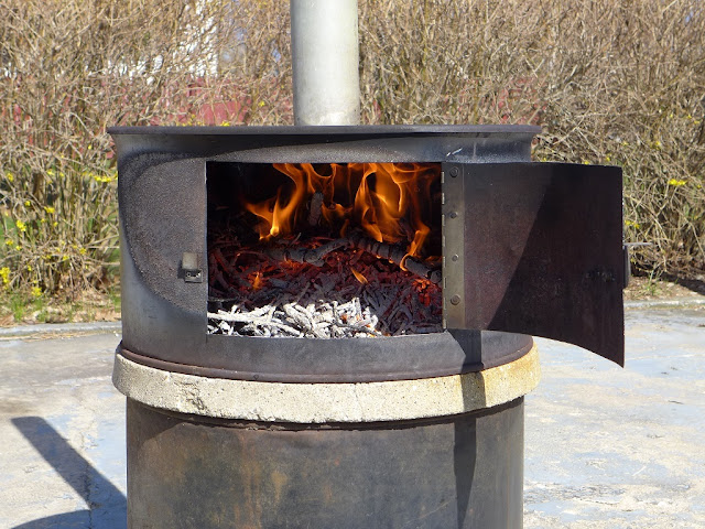 Nails and Sawdust: Hobo Barrel Cooking