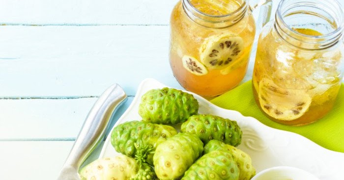 新/马草药自然医学: 如何生吃诺丽果是最好？一步一步做给你看。 The best way eat fresh Noni fruit juice ...