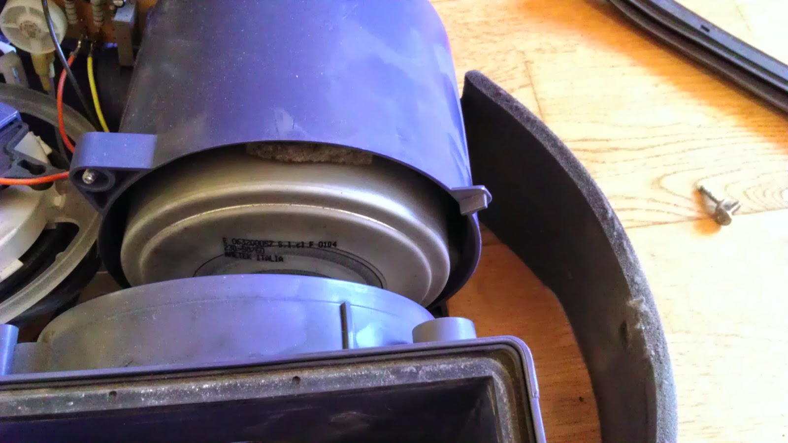 imahginable: Casi se quema la aspiradora. Cómo desmontar una Rowenta ...