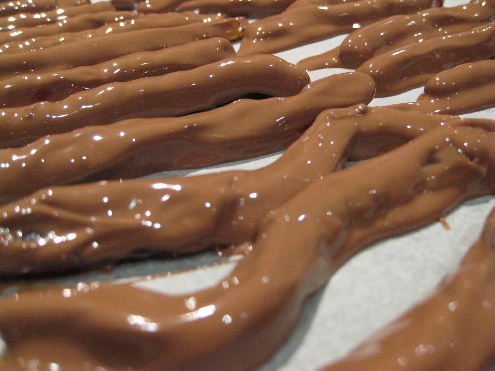 the kitchen minx: Chocolate-coated snakes