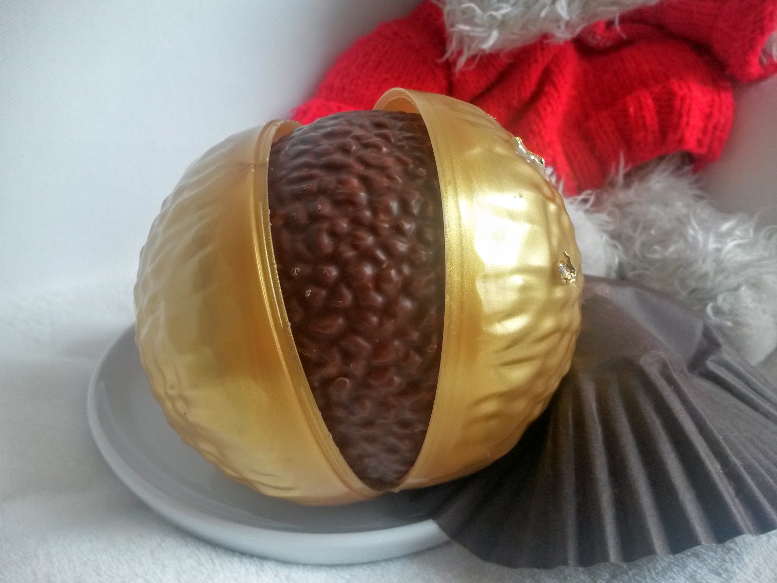 Chocolate Tasting Notes: Ferrero - Rocher Easter egg