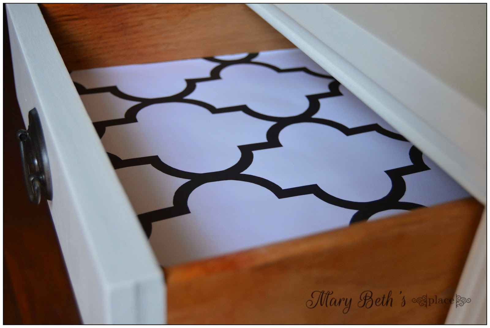 Mary Beth's Place: Pretty Drawers for Dixie
