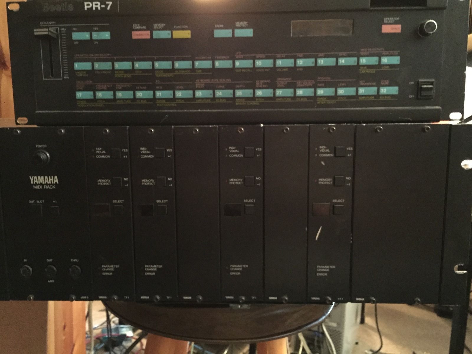 MATRIXSYNTH: Yamaha TX416 FM Synthesizer Rack with Beetle PR-7 Programmer