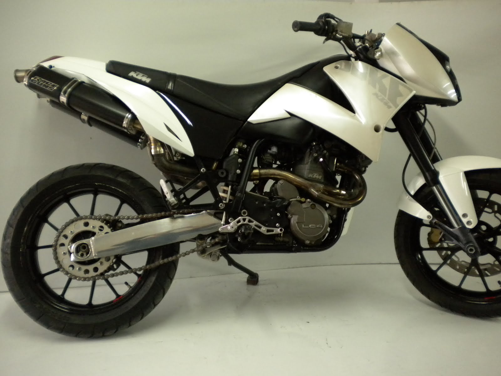 DUKE 640 TRIOVAL - Raceguns ktm