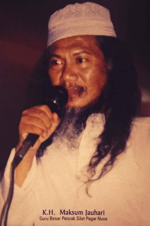 Sekilas Biografi KH. Maksum Jauhari - Muhibbin Pecinta Ulama