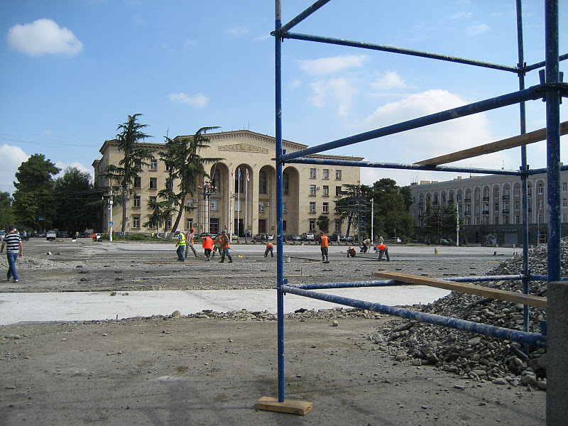 Living Rootless: Rustavi: Rustavi Kalakhoba, Part 4: A Square Complete ...