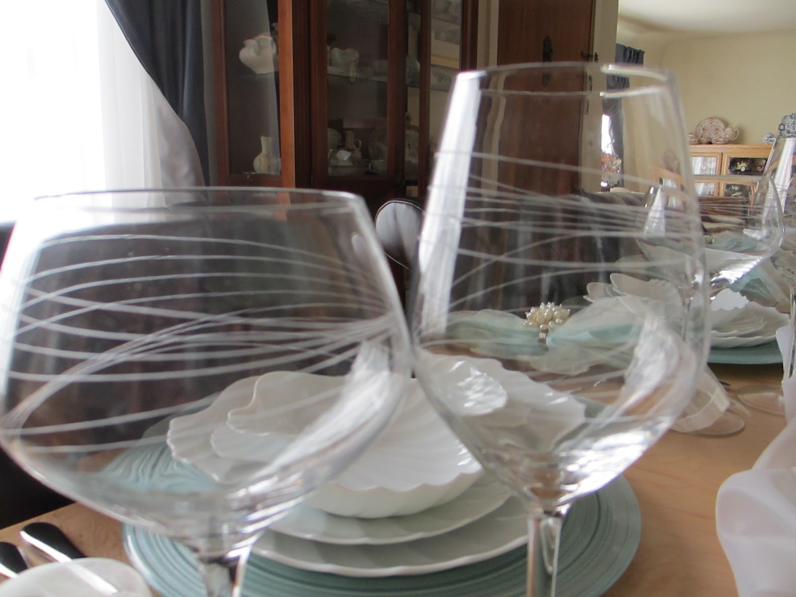 The Welcomed Guest: Lady on a Shell Tablescape