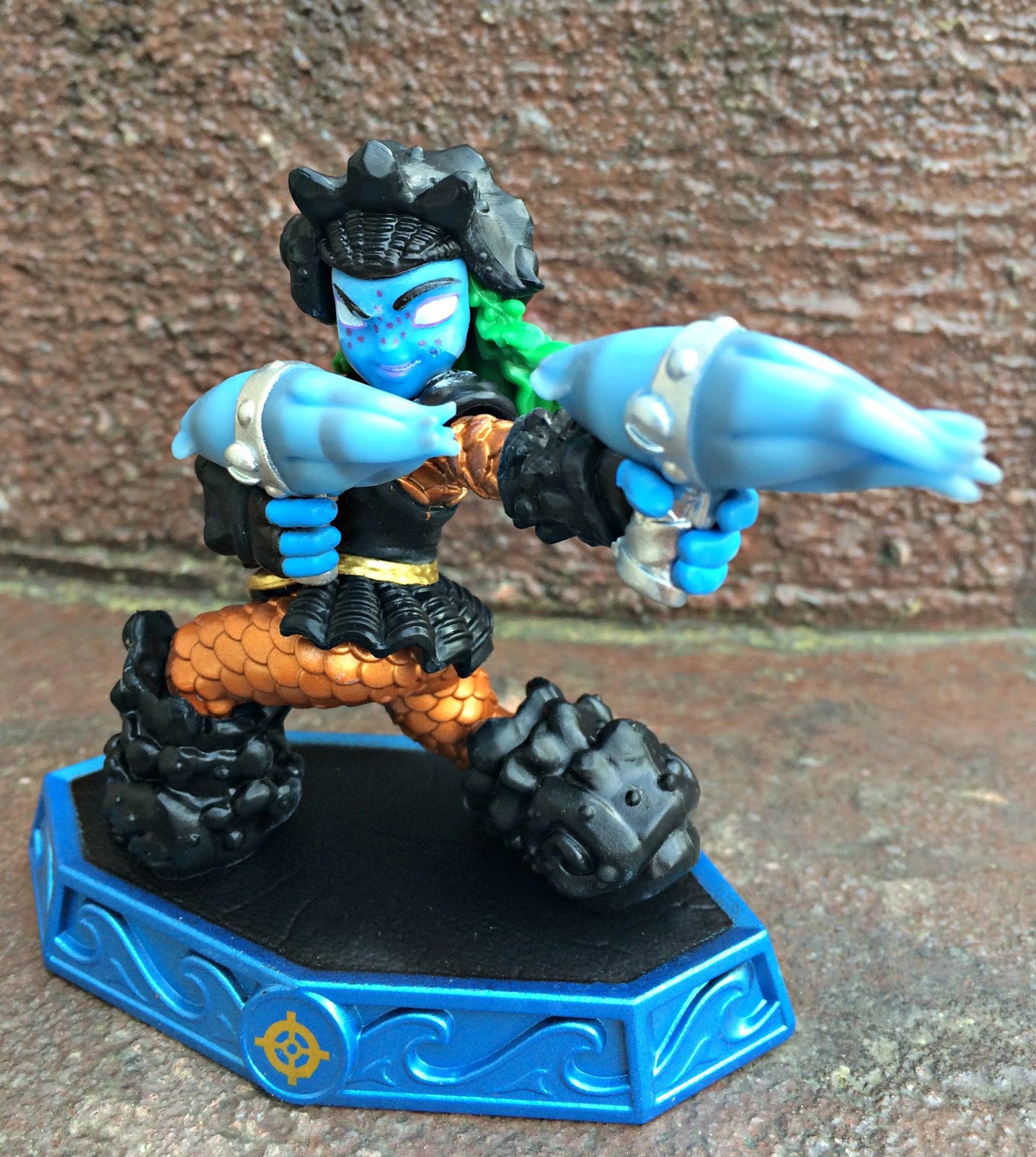 A GEEK DADDY: SKYLANDERS SENSEI TIDEPOOL & BLASTER-TRON
