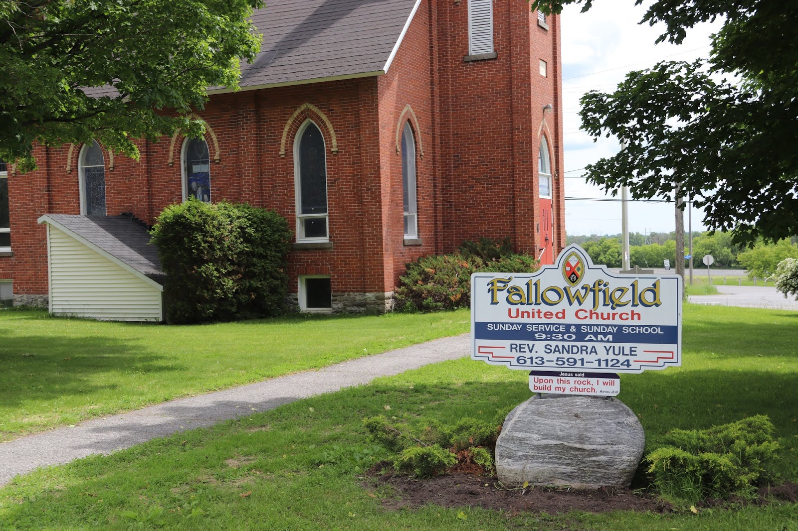 Memorials in Ottawa: Fallowfield United Church