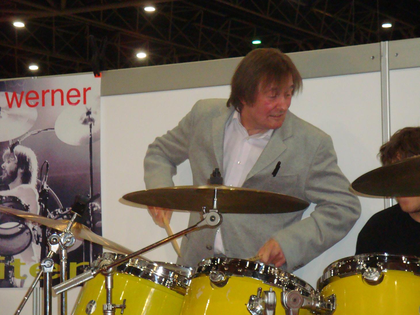 Kayakhistory: Max Werner donates drumkit to Dutch museum (part 2)