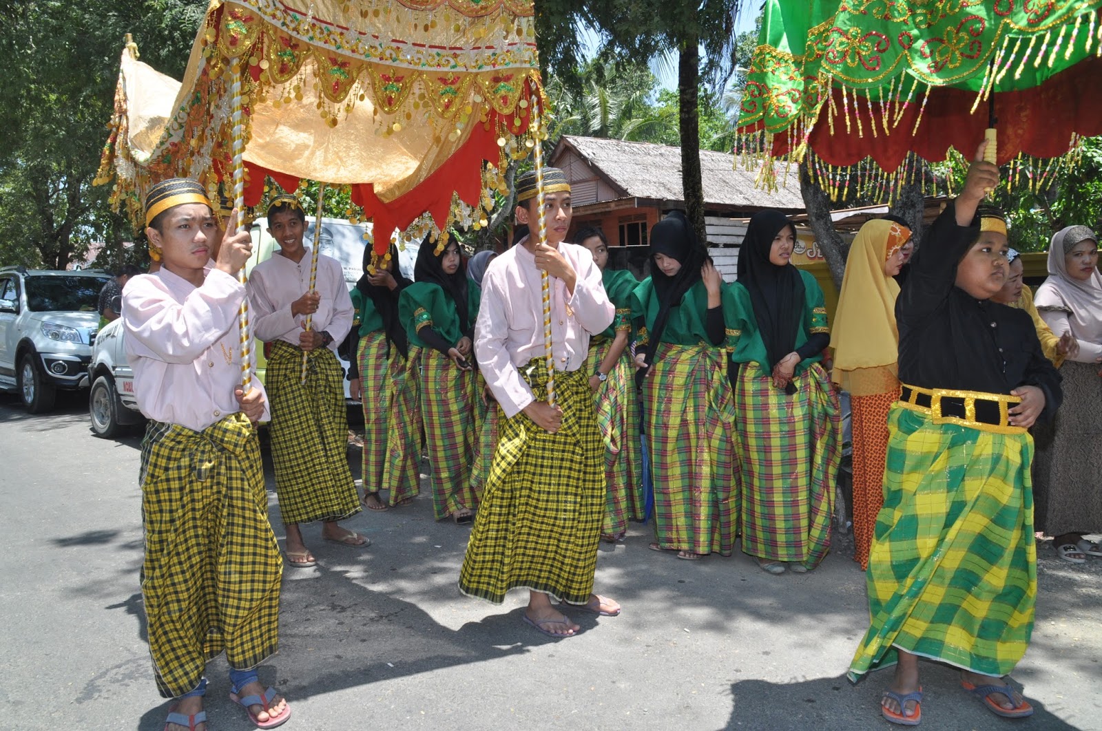 BERKACA PADA SEMESTA ALAM, TUBUH DAN JIWA: Sejarah Bugis Bone