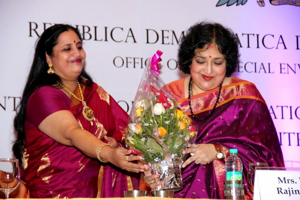 Mrs. Latha Rajinikanth Press Meet Stills!!! Welcome and Introduction to ...