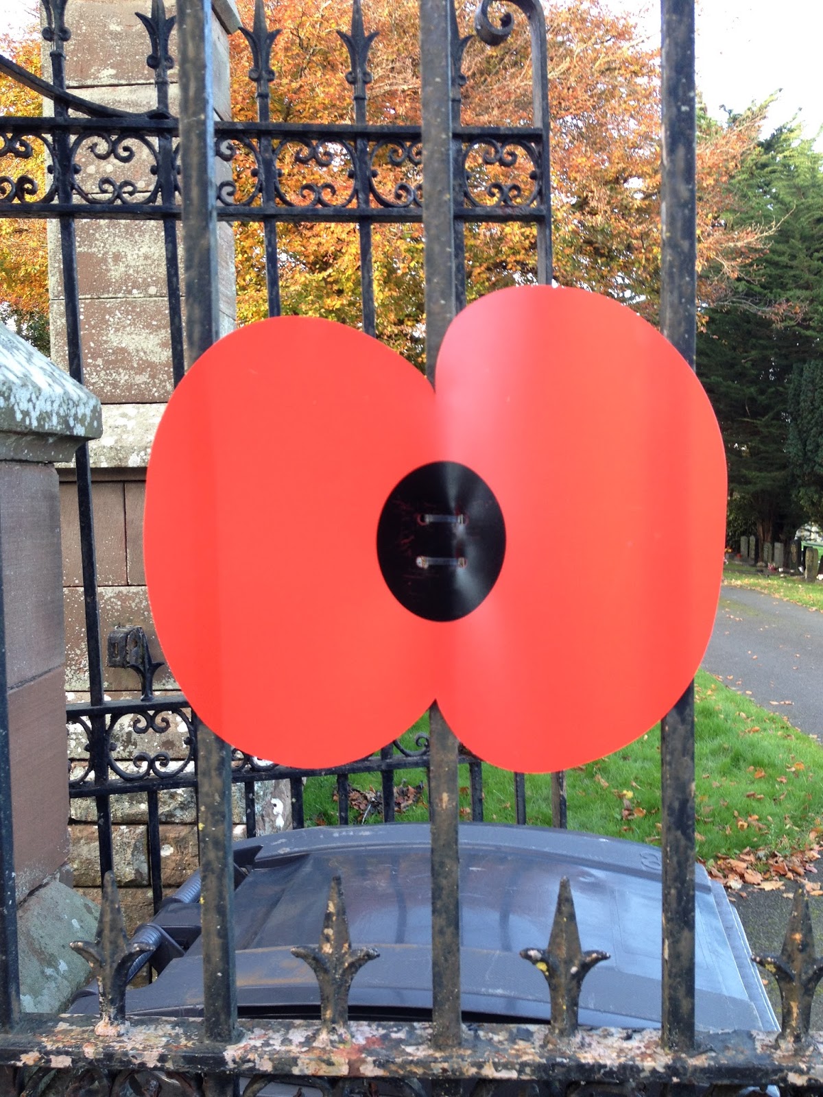 WW2 - The Second World War: The Red Poppy and Remembrance