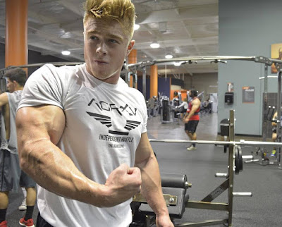 the beauty of male muscle: Zach